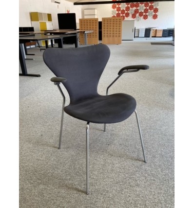 arne jacobsen 7 stol med armlæn - Bencadan Kontormøbler Aps